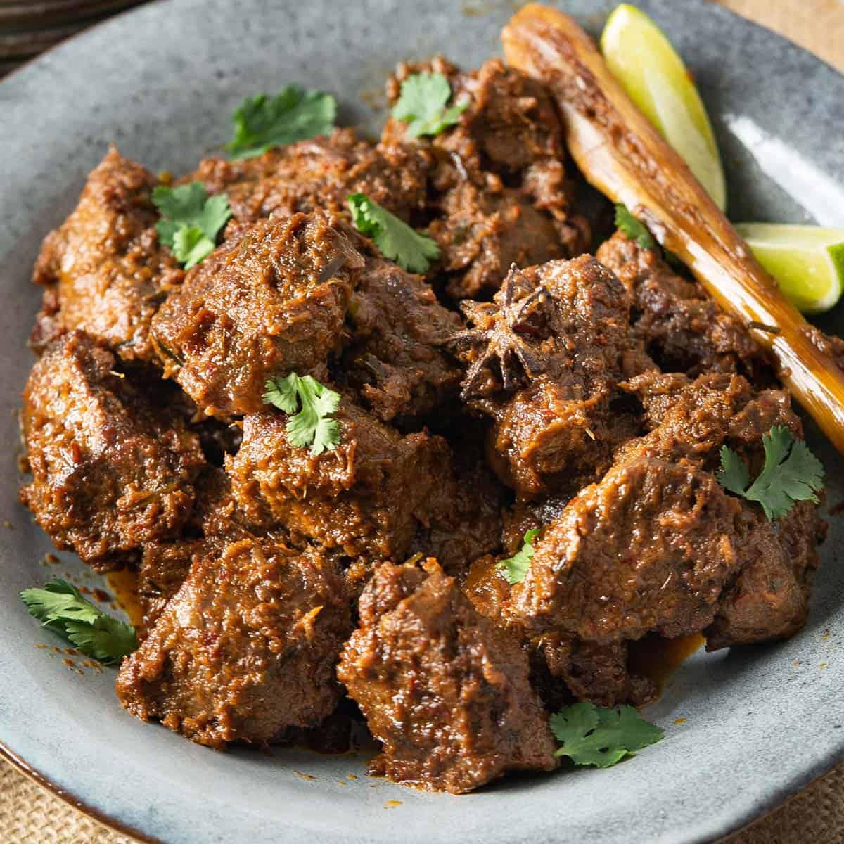 Rendang Daging Khas Minang: Rasa yang Menggugah Selera dan Tips untuk ...