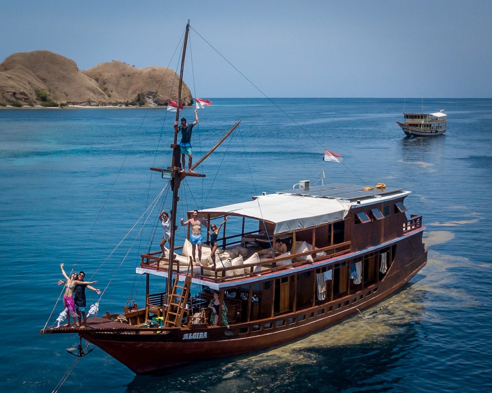 Exploring Komodo National Park: A Comprehensive Guide to the Best Boat ...